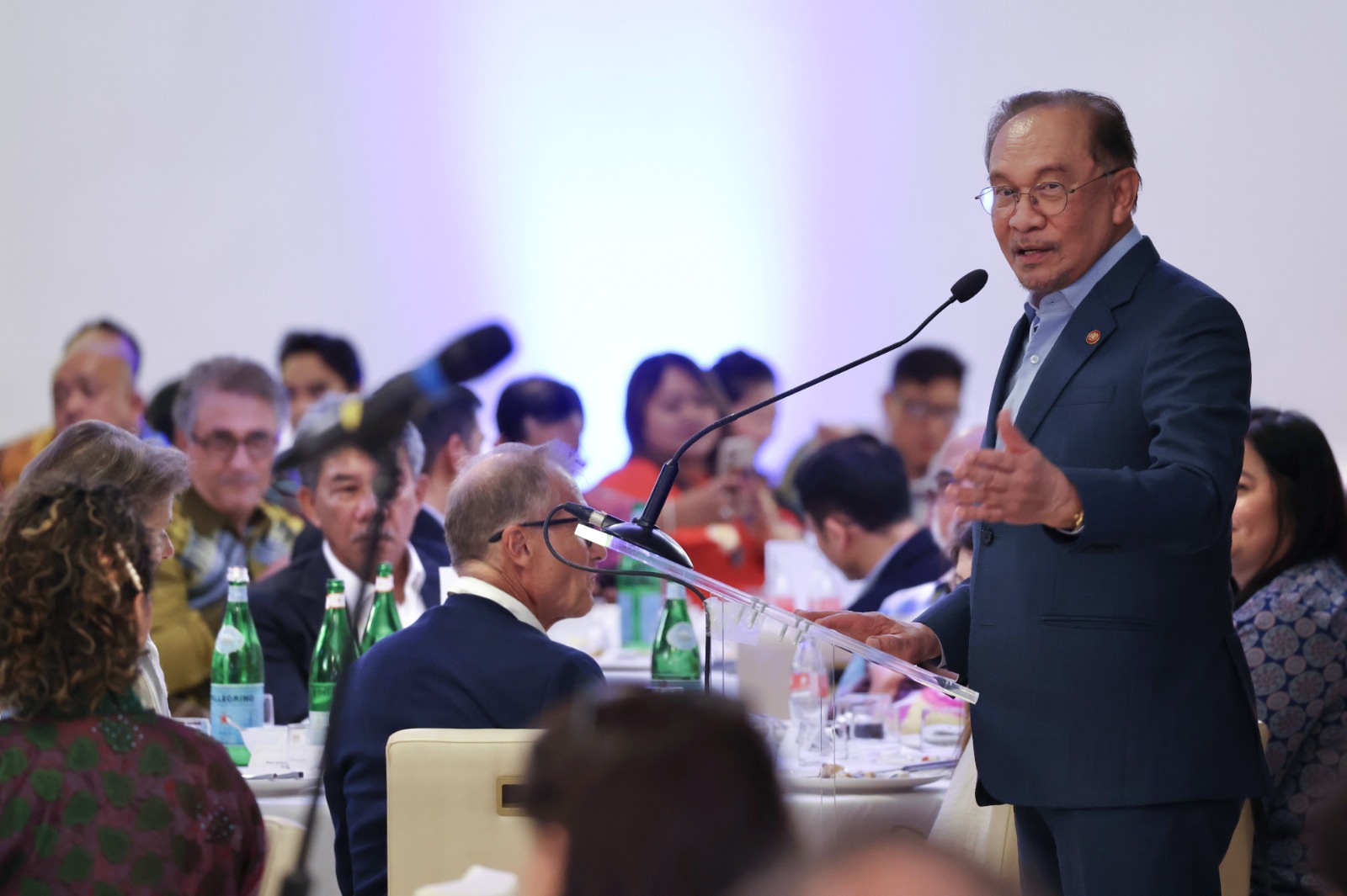 安华官访意大利法国巴西 料签多项投资与合作协议 | e南洋