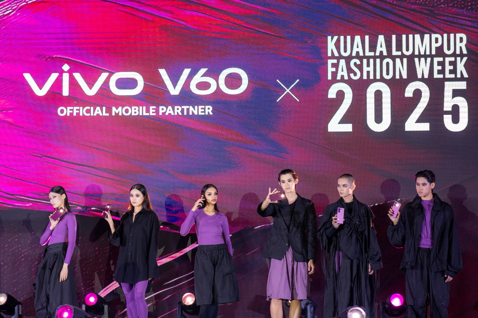 vivo V60正式发布 纤薄机身也能10倍长焦 | KLSE Screener